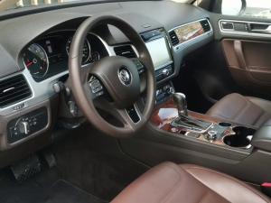Volkswagen Touareg 2011 Rīga, ar dzinēja tilpumu 3.00 L un nobraukumu 207 tūkst. km par 14190 €, foto 18 vietnē AUTOMOTO.COM.LV