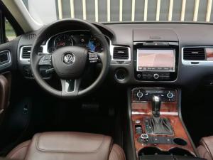 Volkswagen Touareg 2011 Rīga, ar dzinēja tilpumu 3.00 L un nobraukumu 207 tūkst. km par 14190 €, foto 19 vietnē AUTOMOTO.COM.LV