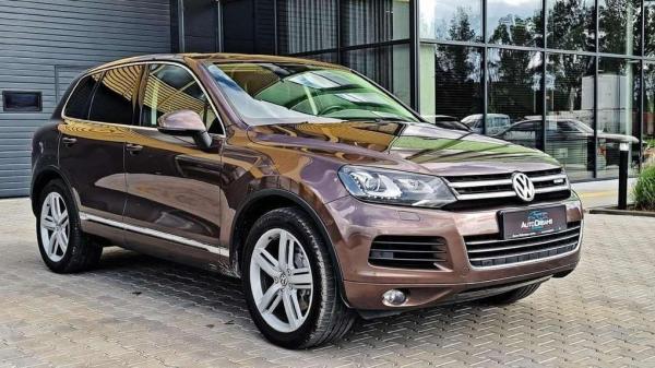 Volkswagen Touareg 2011 in Vilnius, with an engine capacity of 3.00 L and mileage of 253 thousand km for 10900 €, photo 3 on AUTOMOTO.COM.LV