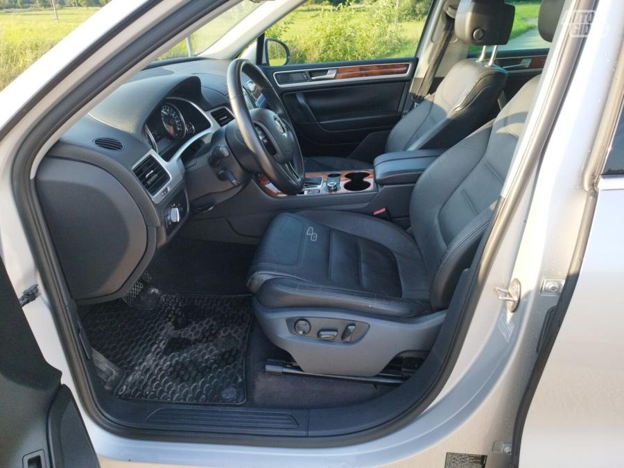 Volkswagen Touareg 2011 Rietavas, ar dzinēja tilpumu 3.60 L un nobraukumu 317 tūkst. km par 9000 €, foto 19 vietnē AUTOMOTO.COM.LV