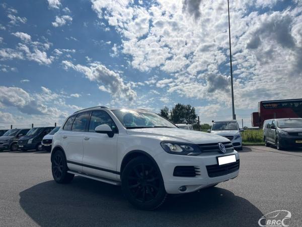 Volkswagen Touareg 2011 in Vilnius, with an engine capacity of 2.97 L and mileage of 351 thousand km for 9900 €, photo 5 on AUTOMOTO.COM.LV