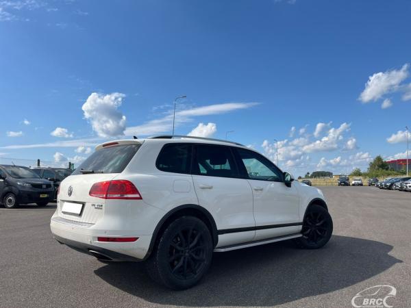 Volkswagen Touareg 2011 in Vilnius, with an engine capacity of 2.97 L and mileage of 351 thousand km for 9900 €, photo 6 on AUTOMOTO.COM.LV