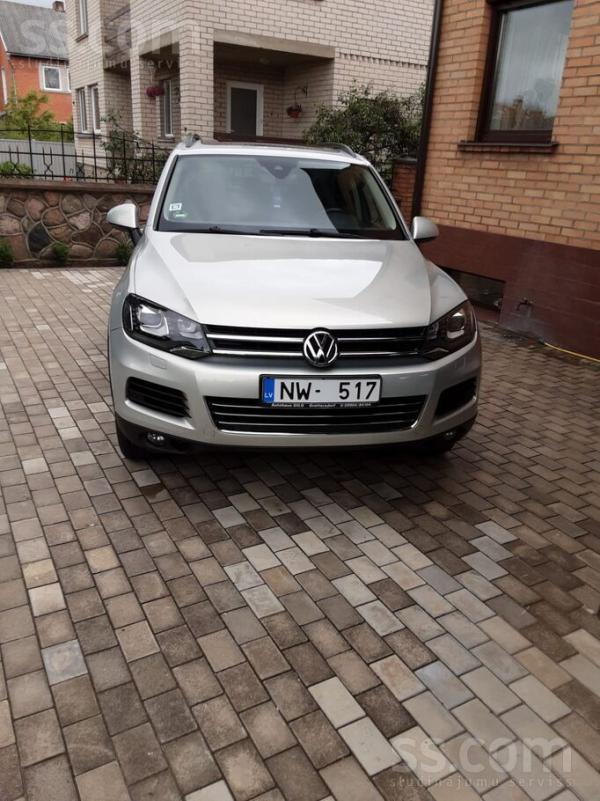 Volkswagen Touareg 2012 in Daugavpils, with an engine capacity of 3.00 L and mileage of 215 thousand km for 12900 €, photo 1 on AUTOMOTO.COM.LV