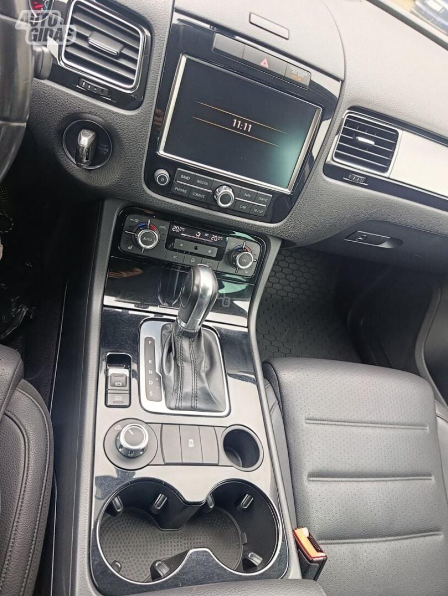 Volkswagen Touareg 2012 Viļņa, ar dzinēja tilpumu 3.00 L un nobraukumu 307 tūkst. km par 9300 €, foto 11 vietnē AUTOMOTO.COM.LV