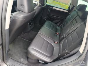 Volkswagen Touareg 2012 Viļņa, ar dzinēja tilpumu 3.00 L un nobraukumu 307 tūkst. km par 9300 €, foto 12 vietnē AUTOMOTO.COM.LV