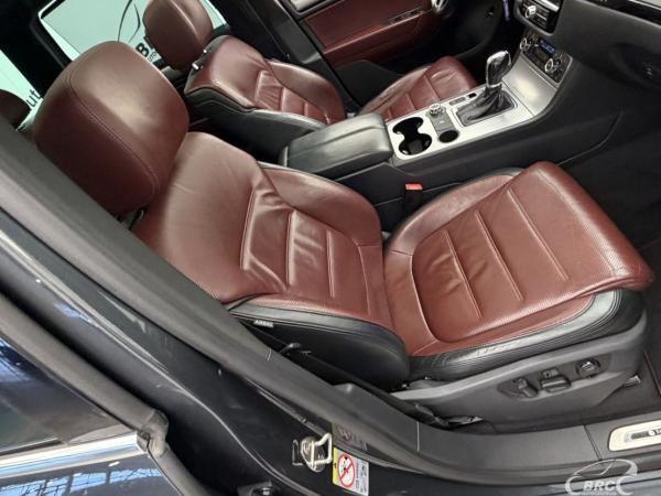 Volkswagen Touareg 2012 Viļņa vietnē Volkswagen Touareg 2012 Viļņa, ar dzinēja tilpumu 4.13 L un nobraukumu 368 tūkst. km par 9000 €, foto 6 vietnē AUTOMOTO.COM.LV