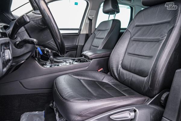 Volkswagen Touareg 2013 Kauņa, ar dzinēja tilpumu 3.00 L un nobraukumu 320 tūkst. km par 12890 €, foto 6 vietnē AUTOMOTO.COM.LV