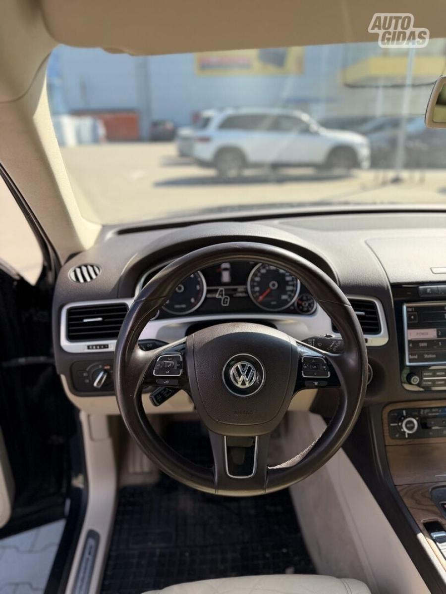 Volkswagen Touareg 2013 Viļņa, ar dzinēja tilpumu 3.00 L un nobraukumu 450 tūkst. km par 6950 €, foto 16 vietnē AUTOMOTO.COM.LV