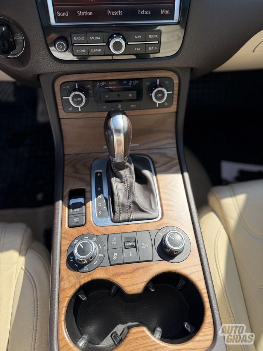 Volkswagen Touareg 2013 in Vilnius, with an engine capacity of 3.00 L and mileage of 450 thousand km for 6900 €, photo 15 on AUTOMOTO.COM.LV