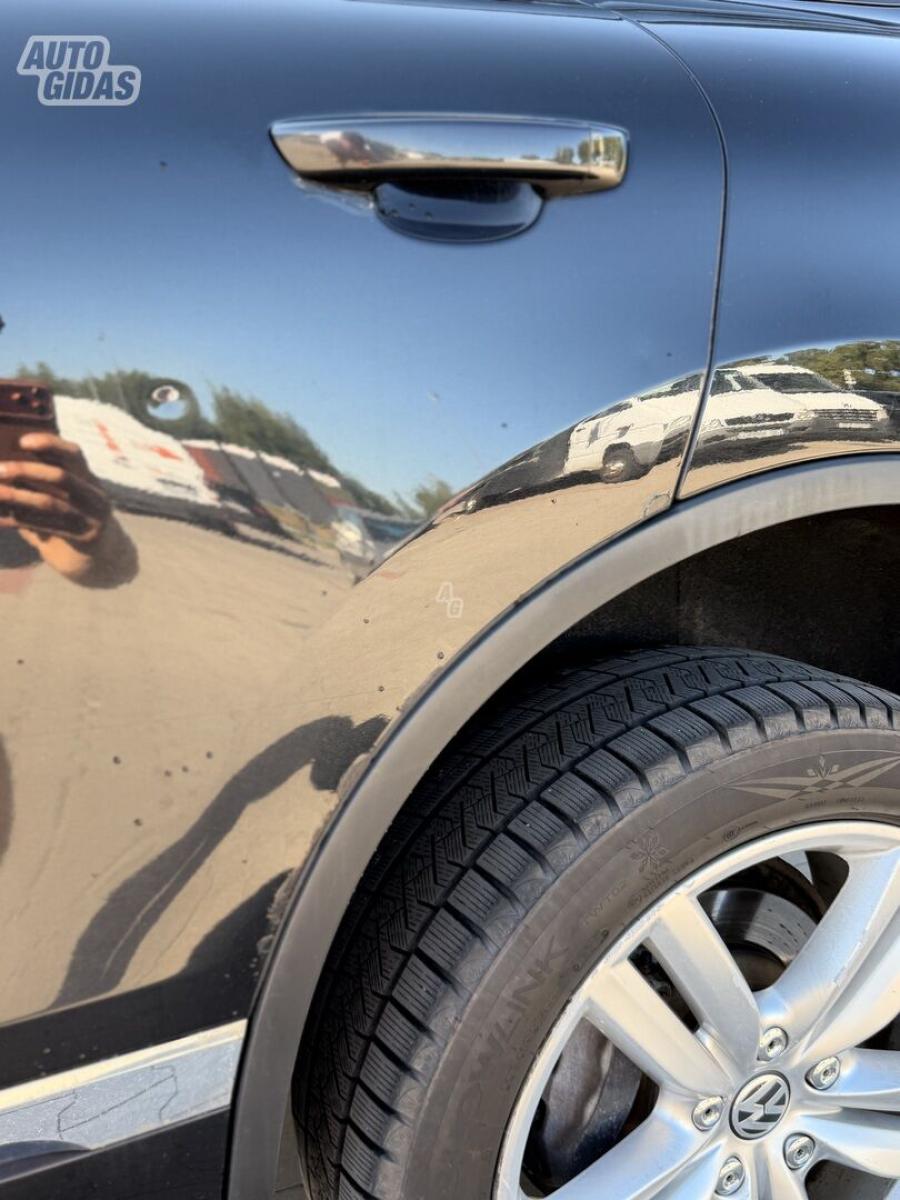 Volkswagen Touareg 2013 in Vilnius, with an engine capacity of 3.00 L and mileage of 450 thousand km for 6900 €, photo 22 on AUTOMOTO.COM.LV