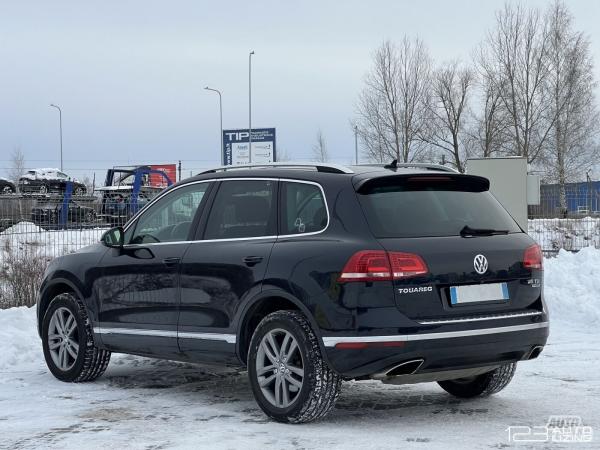 Volkswagen Touareg 2015 in Taurage, with an engine capacity of 3.00 L and mileage of 264 thousand km for 15200 €, photo 9 on AUTOMOTO.COM.LV
