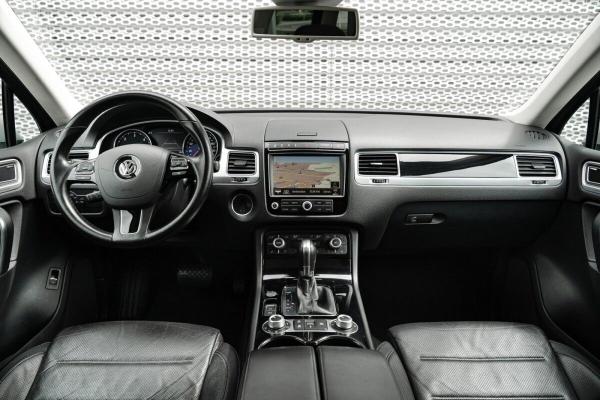 Volkswagen Touareg 2015 Mārupe, ar dzinēja tilpumu 3.00 L un nobraukumu 229 tūkst. km par 21300 €, foto 6 vietnē AUTOMOTO.COM.LV