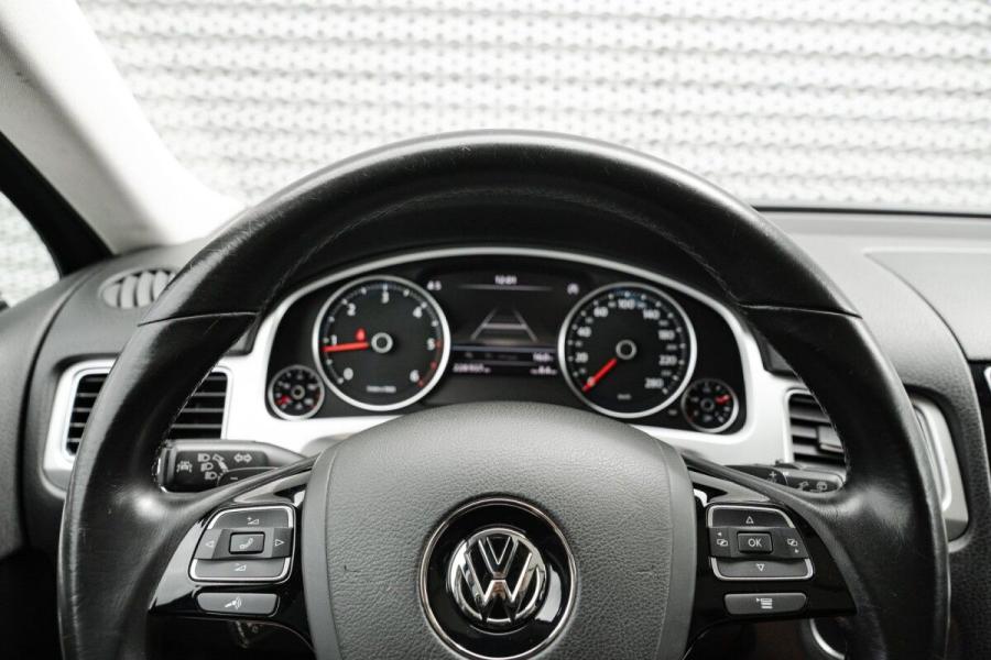 Volkswagen Touareg 2015 Mārupe, ar dzinēja tilpumu 3.00 L un nobraukumu 229 tūkst. km par 21300 €, foto 15 vietnē AUTOMOTO.COM.LV
