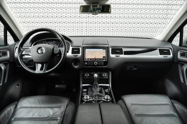 Volkswagen Touareg 2015 Mārupe, ar dzinēja tilpumu 3.00 L un nobraukumu 230 tūkst. km par 21800 €, foto 7 vietnē AUTOMOTO.COM.LV