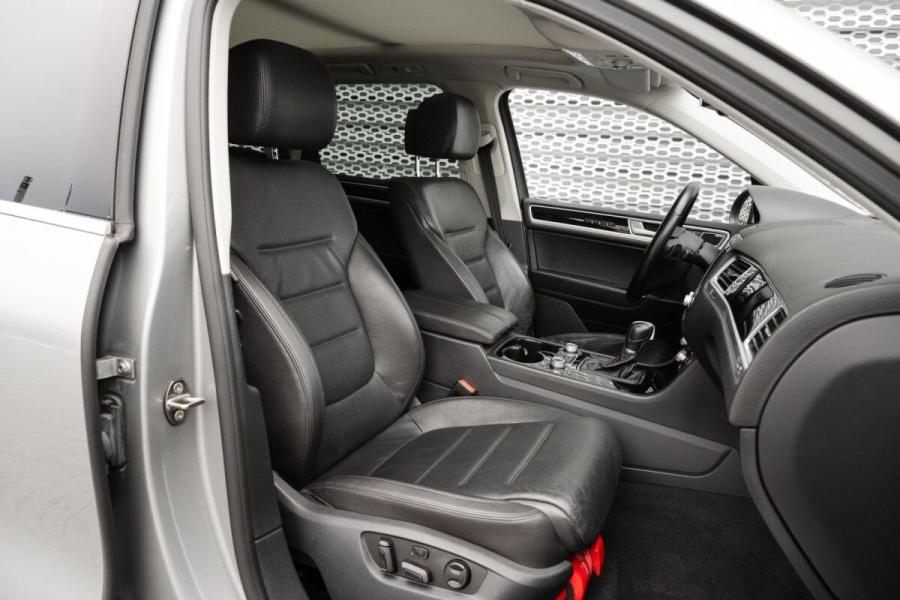 Volkswagen Touareg 2015 Mārupe, ar dzinēja tilpumu 3.00 L un nobraukumu 230 tūkst. km par 21800 €, foto 14 vietnē AUTOMOTO.COM.LV