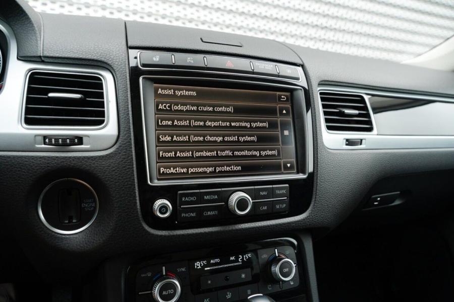 Volkswagen Touareg 2015 Mārupe, ar dzinēja tilpumu 3.00 L un nobraukumu 230 tūkst. km par 21800 €, foto 19 vietnē AUTOMOTO.COM.LV