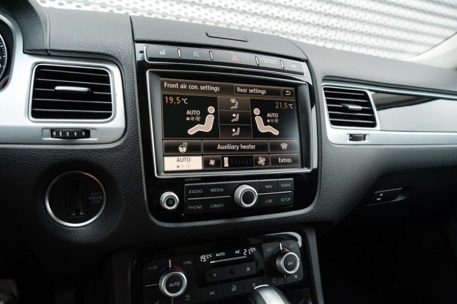 Volkswagen Touareg 2015 Mārupe, ar dzinēja tilpumu 3.00 L un nobraukumu 230 tūkst. km par 21800 €, foto 22 vietnē AUTOMOTO.COM.LV