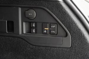 Volkswagen Touareg 2015 Mārupe, ar dzinēja tilpumu 3.00 L un nobraukumu 230 tūkst. km par 21800 €, foto 30 vietnē AUTOMOTO.COM.LV