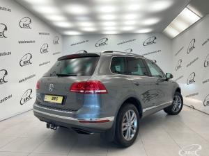 Volkswagen Touareg 2016 in Vilnius, with an engine capacity of 3.60 L and mileage of 185 thousand km for 13900 €, photo 6 on AUTOMOTO.COM.LV