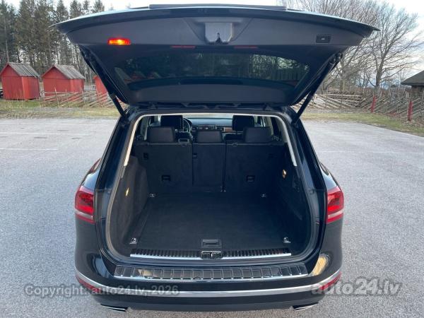 Volkswagen Touareg 2017 Tallina, ar dzinēja tilpumu 3.00 L un nobraukumu 181 tūkst. km par 24900 €, foto 11 vietnē AUTOMOTO.COM.LV