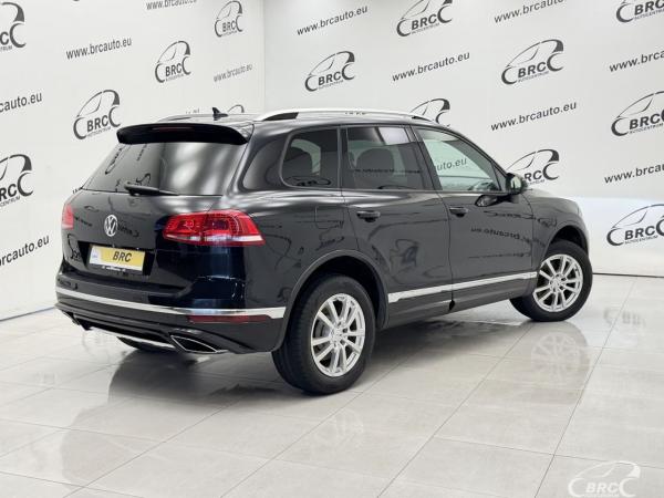 Volkswagen Touareg 2017 in Vilnius, with an engine capacity of 2.97 L and mileage of 294 thousand km for 18500 €, photo 3 on AUTOMOTO.COM.LV