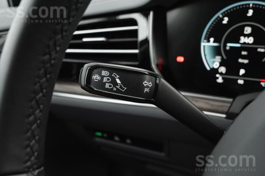 Volkswagen Touareg 2024 in Riga, with an engine capacity of 3.00 L and mileage of 36 thousand km for 50450 €, photo 15 on AUTOMOTO.COM.LV