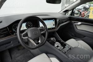 Volkswagen Touareg 2024 in Riga, with an engine capacity of 3.00 L and mileage of 36 thousand km for 50450 €, photo 29 on AUTOMOTO.COM.LV