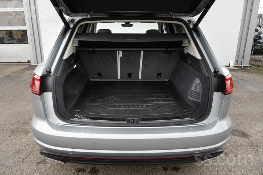 Volkswagen Touareg 2024 in Riga, with an engine capacity of 3.00 L and mileage of 36 thousand km for 50450 €, photo 30 on AUTOMOTO.COM.LV