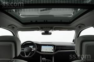 Volkswagen Touareg 2024 in Riga, with an engine capacity of 3.00 L and mileage of 36 thousand km for 50450 €, photo 35 on AUTOMOTO.COM.LV
