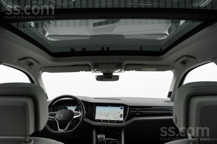 Volkswagen Touareg 2024 in Riga, with an engine capacity of 3.00 L and mileage of 36 thousand km for 50450 €, photo 35 on AUTOMOTO.COM.LV