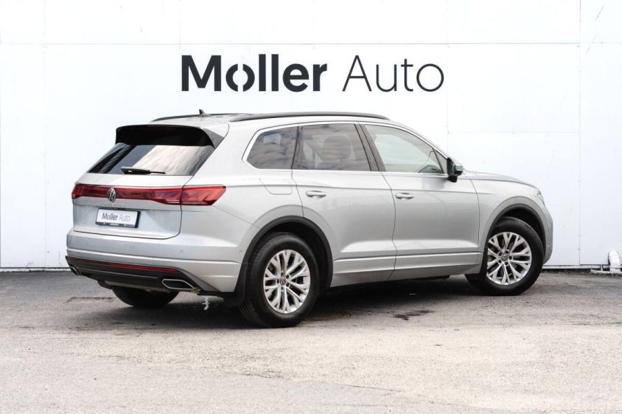 Volkswagen Touareg 2024 in Riga, with an engine capacity of 3.00 L and mileage of 46 thousand km for 51900 €, photo 5 on AUTOMOTO.COM.LV