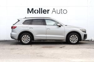 Volkswagen Touareg 2024 in Riga, with an engine capacity of 3.00 L and mileage of 46 thousand km for 51900 €, photo 6 on AUTOMOTO.COM.LV