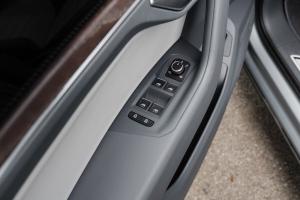 Volkswagen Touareg 2024 in Riga, with an engine capacity of 3.00 L and mileage of 46 thousand km for 51900 €, photo 11 on AUTOMOTO.COM.LV