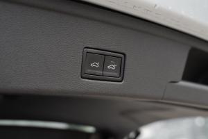 Volkswagen Touareg 2024 in Riga, with an engine capacity of 3.00 L and mileage of 46 thousand km for 51900 €, photo 32 on AUTOMOTO.COM.LV
