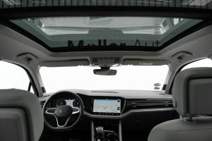 Volkswagen Touareg 2024 in Riga, with an engine capacity of 3.00 L and mileage of 46 thousand km for 51900 €, photo 35 on AUTOMOTO.COM.LV