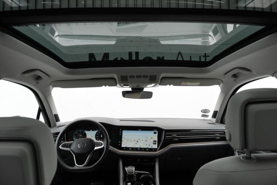 Volkswagen Touareg 2024 in Riga, with an engine capacity of 3.00 L and mileage of 46 thousand km for 51900 €, photo 35 on AUTOMOTO.COM.LV