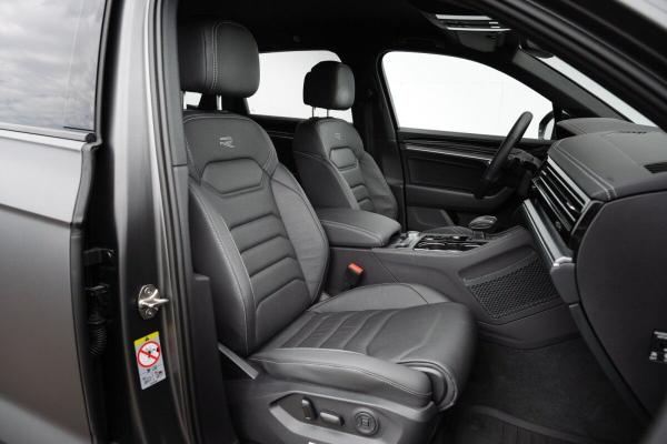 Volkswagen Touareg 2024 Rīga, ar dzinēja tilpumu 3.00 L un nobraukumu 27 tūkst. km par 61500 €, foto 7 vietnē AUTOMOTO.COM.LV