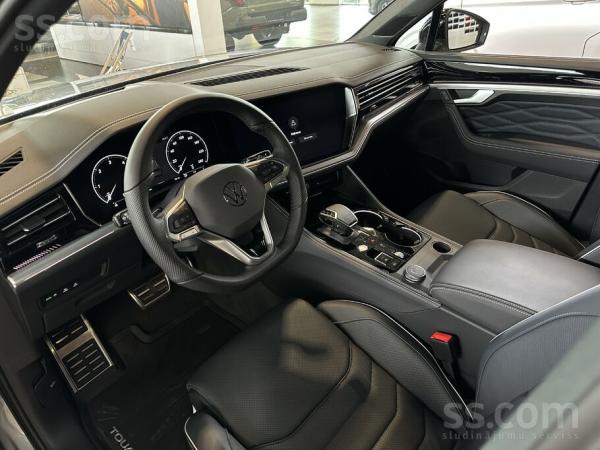 Volkswagen Touareg 2026 in Valmiera, with an engine capacity of 3.00 L and mileage of 10 thousand km for 71900 €, photo 6 on AUTOMOTO.COM.LV