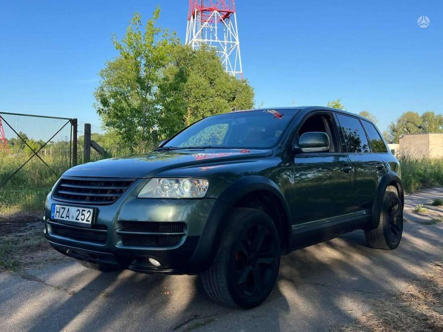 Zaļš Volkswagen Touareg 2004 Panevēža, ar dzinēja tilpumu 2.46 L un nobraukumu 384 tūkst. km par 1800 €, foto 3 vietnē AUTOMOTO.COM.LV