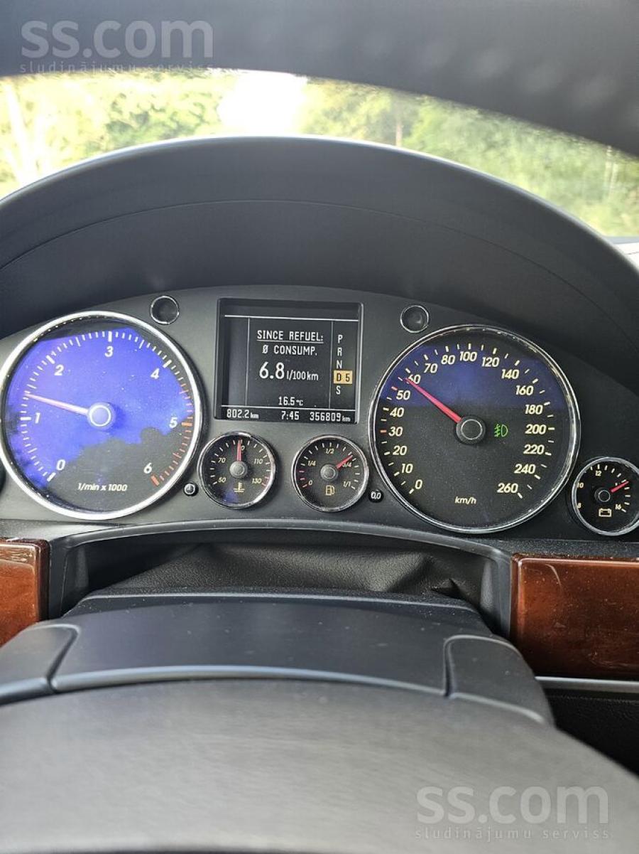 Zaļš Volkswagen Touareg 2005 Rīga, ar dzinēja tilpumu 3.00 L un nobraukumu 357 tūkst. km par 4950 €, foto 14 vietnē AUTOMOTO.COM.LV