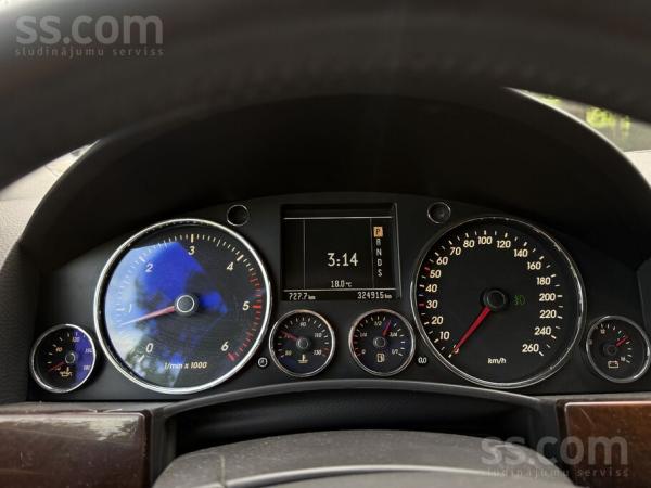 Zaļš Volkswagen Touareg 2006 Rīga, ar dzinēja tilpumu 2.50 L un nobraukumu 322 tūkst. km par 3850 €, foto 8 vietnē AUTOMOTO.COM.LV