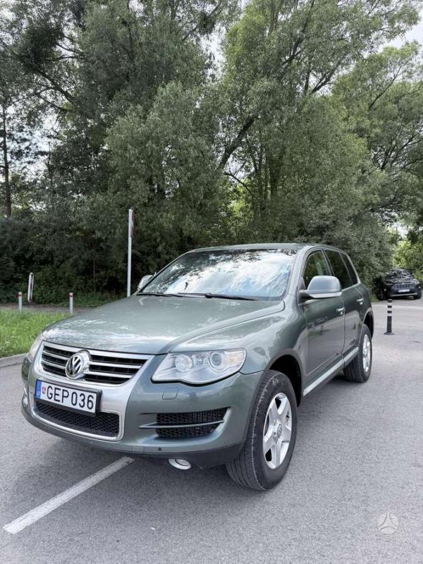 Zaļš Volkswagen Touareg 2007 Kauņa, ar dzinēja tilpumu 2.97 L un nobraukumu 262 tūkst. km par 4600 €, foto 1 vietnē AUTOMOTO.COM.LV