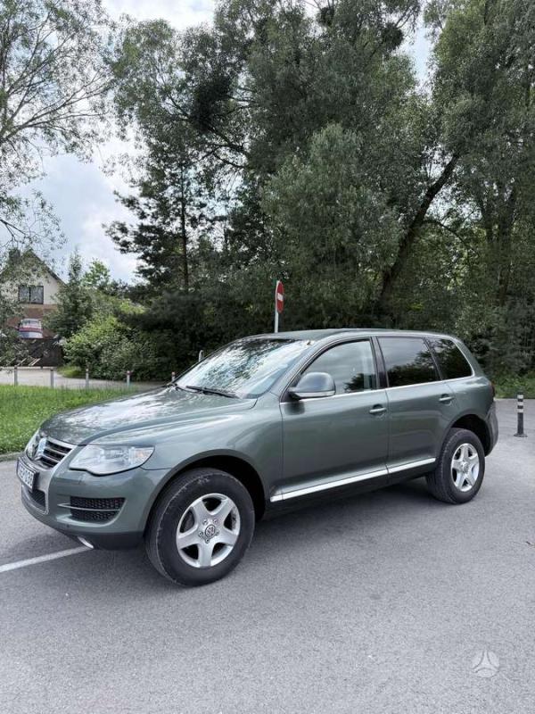 Zaļš Volkswagen Touareg 2007 Kauņa, ar dzinēja tilpumu 2.97 L un nobraukumu 262 tūkst. km par 4600 €, foto 2 vietnē AUTOMOTO.COM.LV