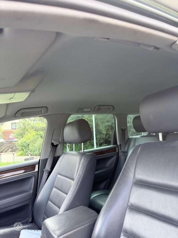 Zaļš Volkswagen Touareg 2007 Kauņa, ar dzinēja tilpumu 2.97 L un nobraukumu 262 tūkst. km par 4600 €, foto 5 vietnē AUTOMOTO.COM.LV