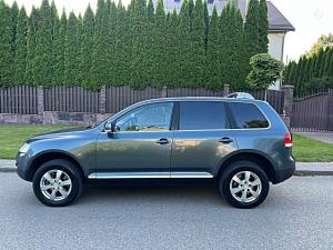 Green Volkswagen Touareg 2007 in Vilnius, with an engine capacity of 2.97 L and mileage of 251 thousand km for 3750 €, photo 7 on AUTOMOTO.COM.LV
