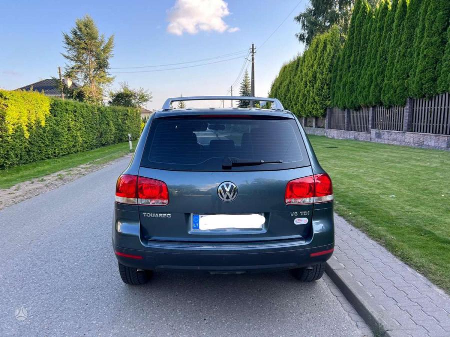 Green Volkswagen Touareg 2007 in Vilnius, with an engine capacity of 2.97 L and mileage of 251 thousand km for 3750 €, photo 8 on AUTOMOTO.COM.LV