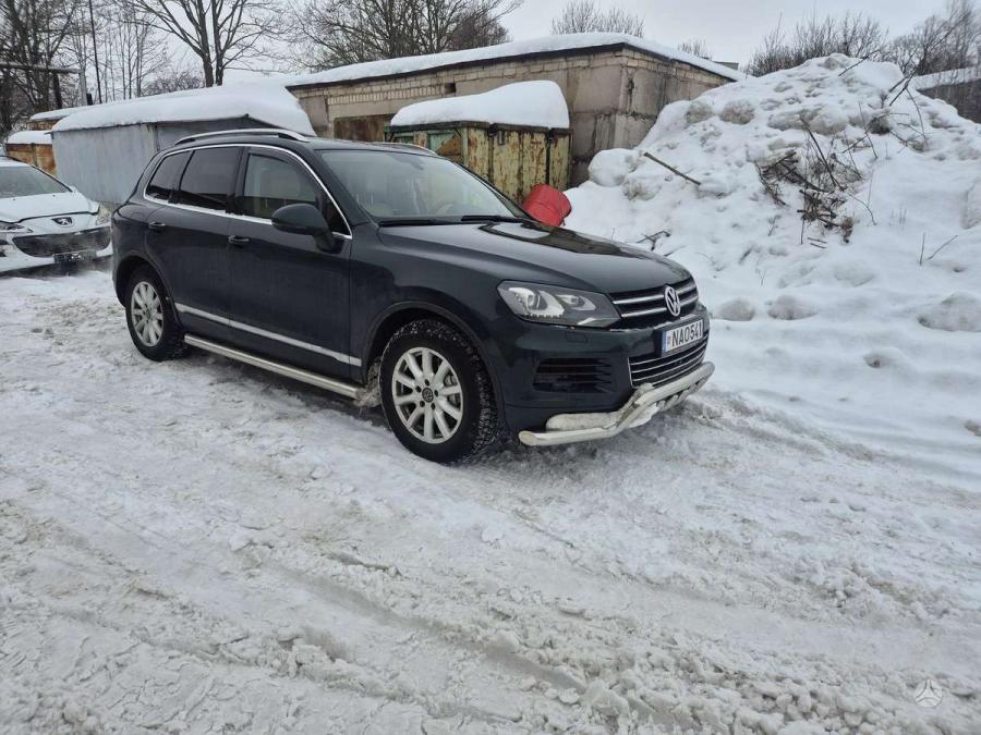 Zaļš Volkswagen Touareg 2011 Šauļi, ar dzinēja tilpumu 4.20 L un nobraukumu 435 tūkst. km par 6650 €, foto 2 vietnē AUTOMOTO.COM.LV