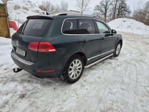 Zaļš Volkswagen Touareg 2011 Šauļi, ar dzinēja tilpumu 4.20 L un nobraukumu 435 tūkst. km par 6650 €, foto 4 vietnē AUTOMOTO.COM.LV