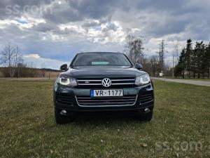 Zaļš Volkswagen Touareg 2012 Rīga, ar dzinēja tilpumu 3.00 L un nobraukumu 254 tūkst. km par 12500 €, foto 1 vietnē AUTOMOTO.COM.LV