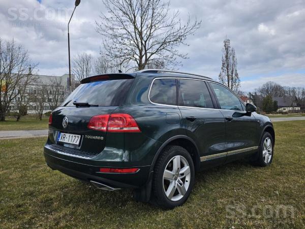 Zaļš Volkswagen Touareg 2012 Rīga, ar dzinēja tilpumu 3.00 L un nobraukumu 254 tūkst. km par 12500 €, foto 5 vietnē AUTOMOTO.COM.LV